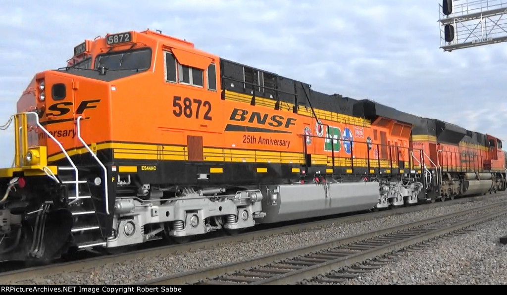 BNSF 5872